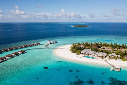 Maldives Vacations | Holiday Packages & Trips 2022 | Expedia.ca