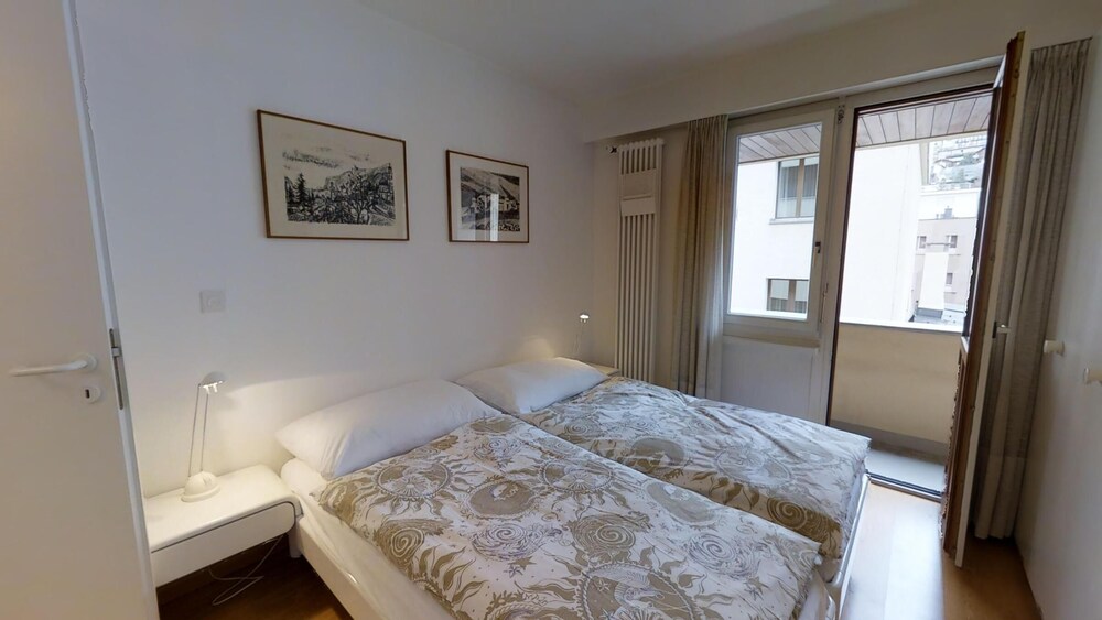 4 ½-room apartment on the third floor, about 105 m2. - St. Moritz | Vrbo