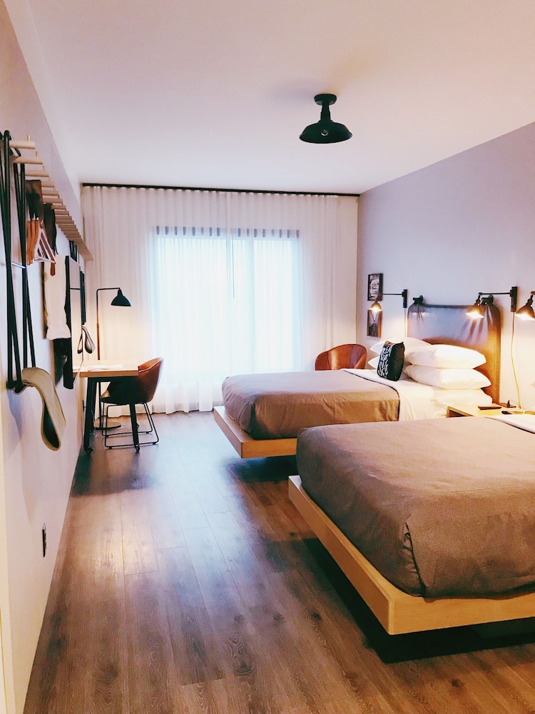 Moxy Atlanta Midtown in Atlanta | Best Rates & Deals on Orbitz