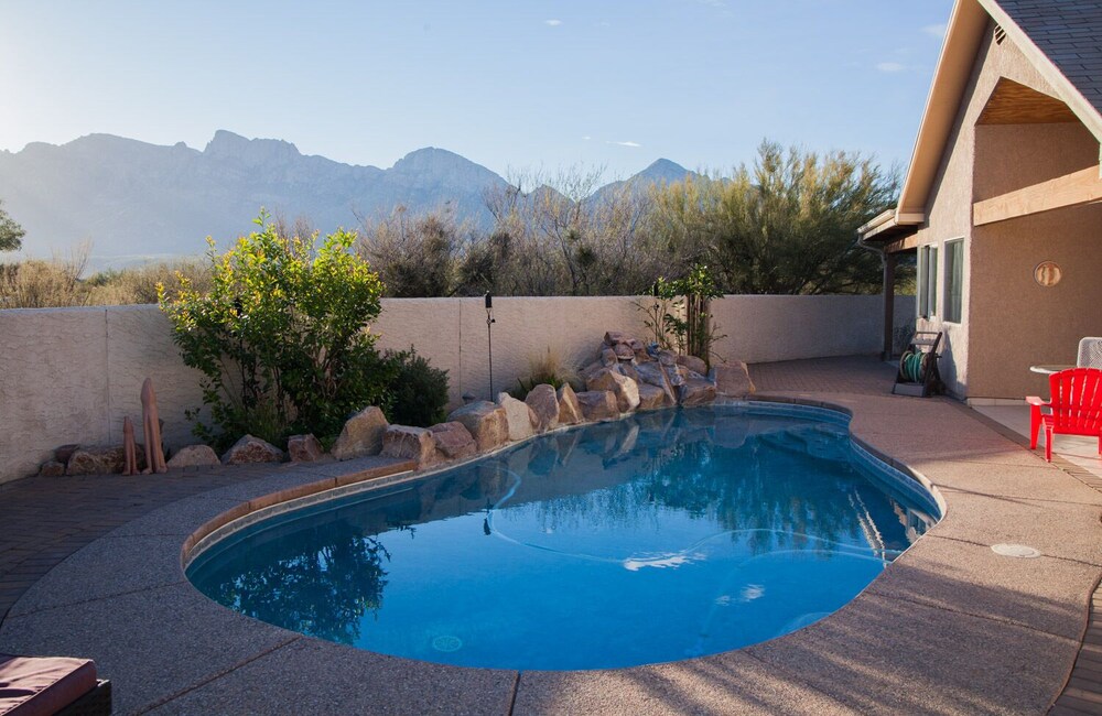 Piazza Rocca - private acre w/Pool, hot tub, 270 degree mountain views ...