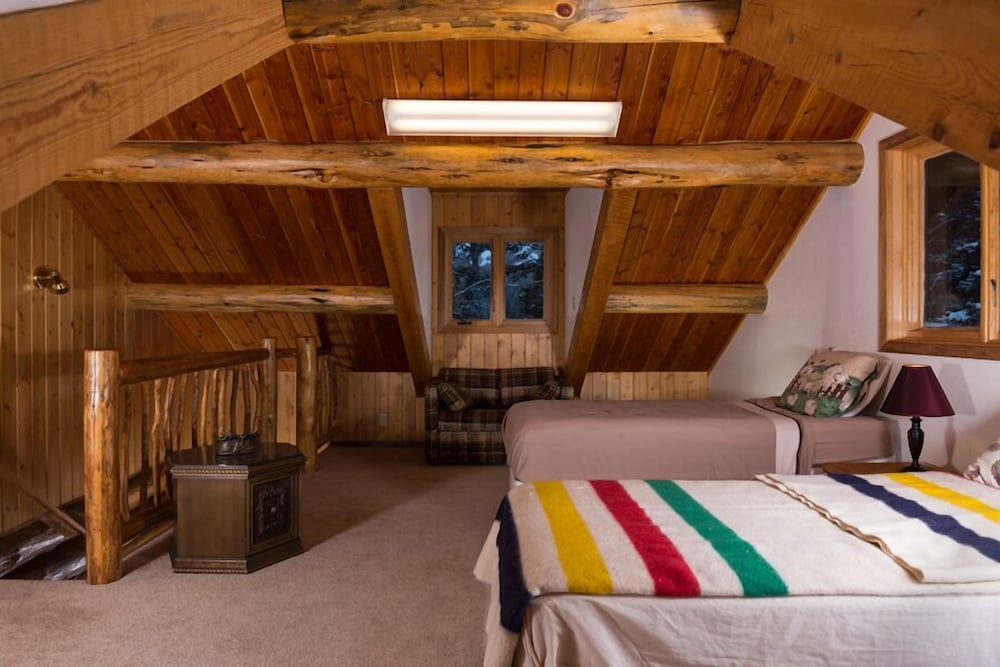 Silver Gate Lodging in Silver Gate | Best Rates & Deals on Orbitz