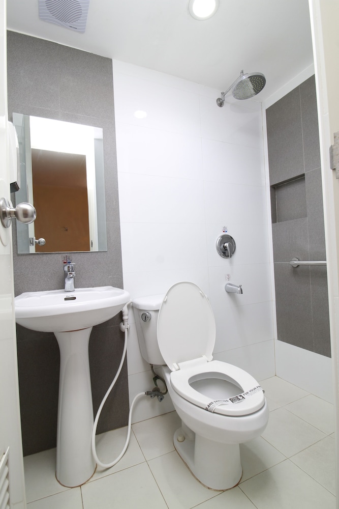 Hotel Sogo Alabang South Road in Manila | Best Rates & Deals on Orbitz