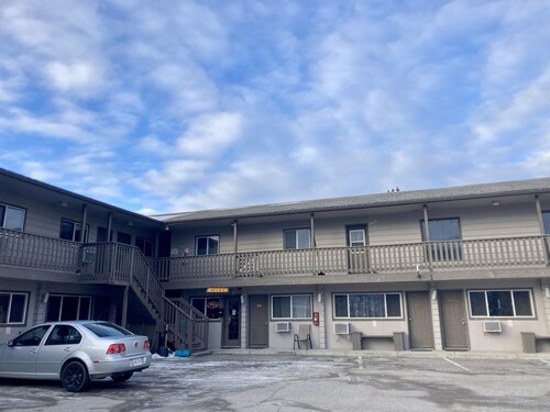 Book The Best Hotels in Fairmont Hot Springs for 2023 from CA $65 - Expedia