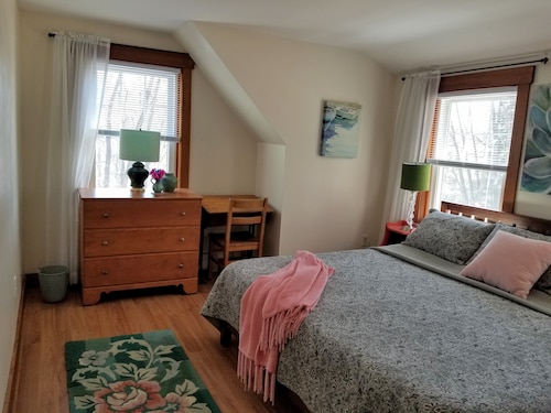 Happy Vacation Home Near Lake Sunapee, New London And Dartmouth - New London, NH