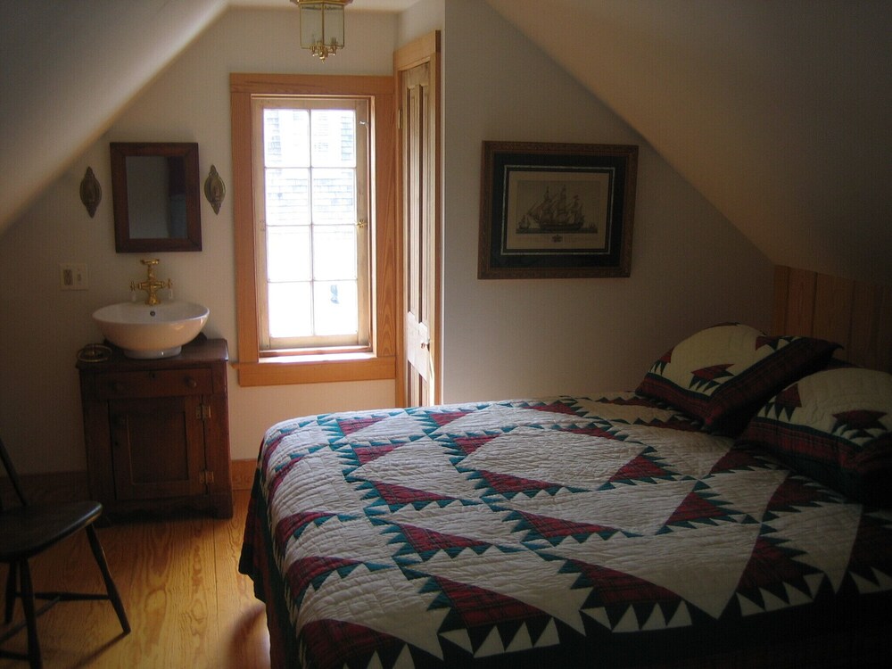 John Bruff Waterview Cottage - on Harbor and on Park - In Town St ...