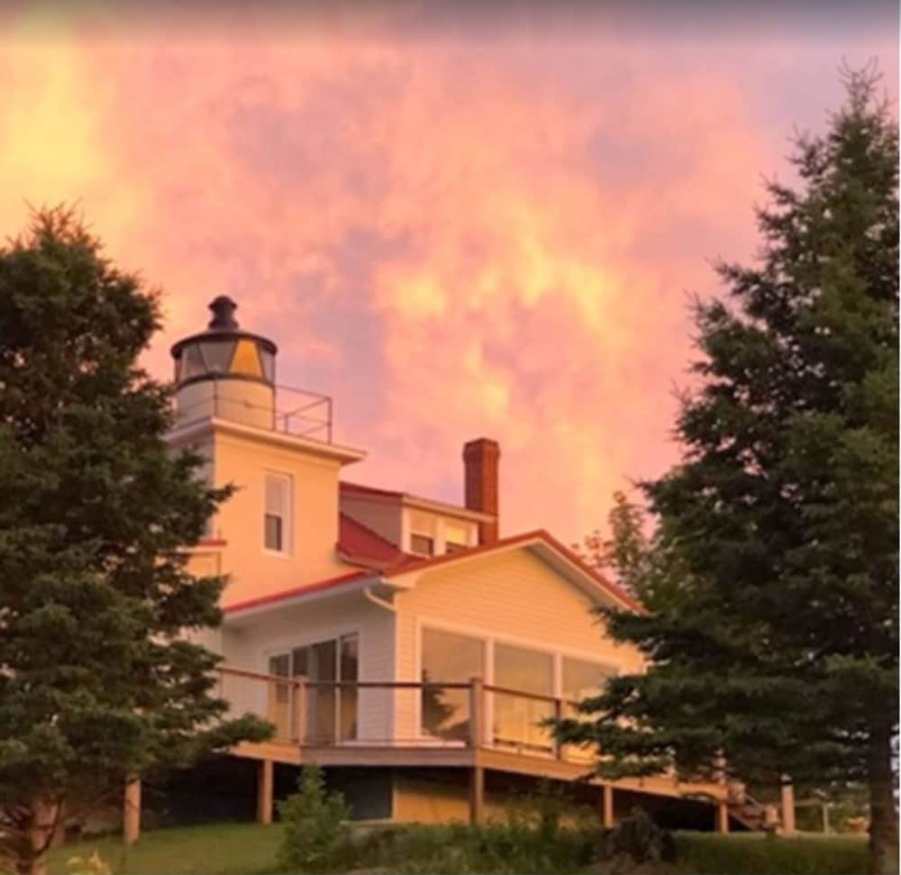 Historic 1850 Lighthouse Lake Superior - Eagle River | Vrbo