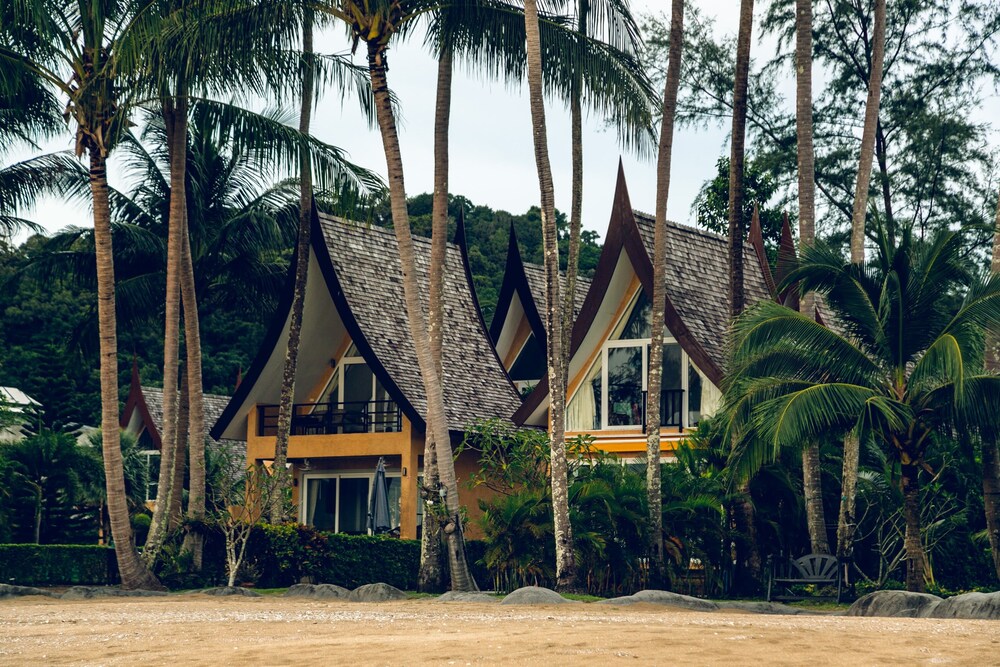 Magic Villa Beachfront Reviews, Deals & Photos 2025 - Vrbo