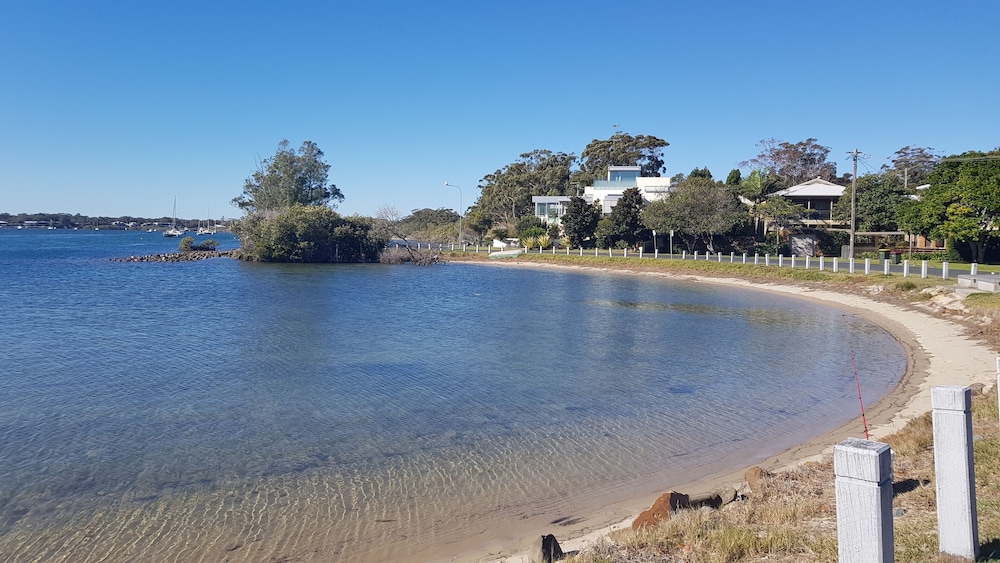 Family beach house in stunning Winda Woppa Hawks Nest: Deals & Reviews ...