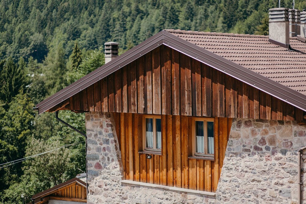 romantic hay farm chalet rest on hay beds with wifi sauna garden in ...