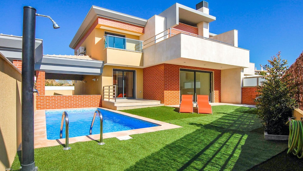 4 Schlafzimmer, Ferienvilla mit Pool, Golf in der Nähe in Albufeira ...