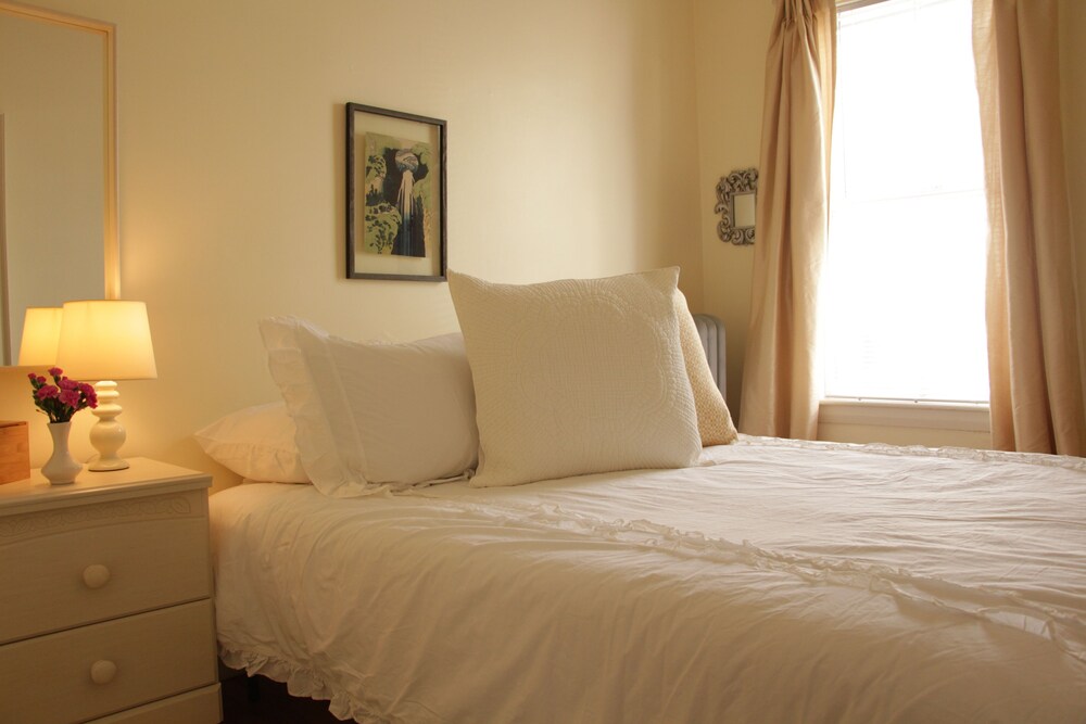 Glorious getaway on Portland's Eastern Promenade. - Portland | Vrbo