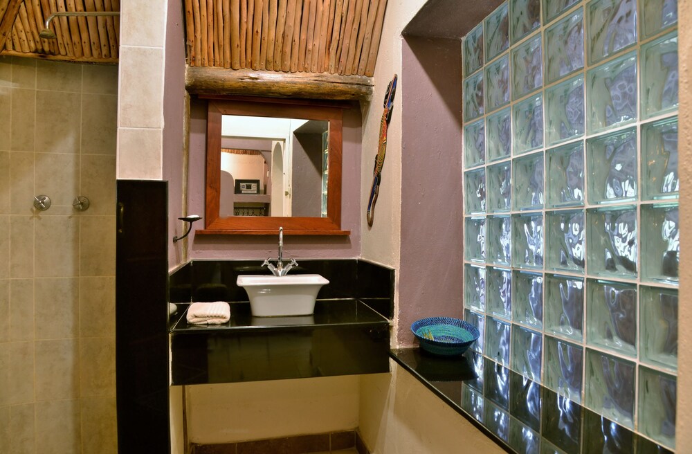 Pamuzinda Safari Lodge, Selous: Room Prices & Reviews | Travelocity