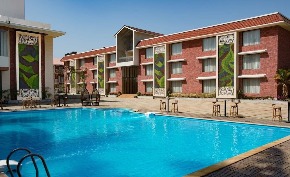 Treat Beach Resort & Spa, Dahanu: Room Prices & Reviews | Travelocity