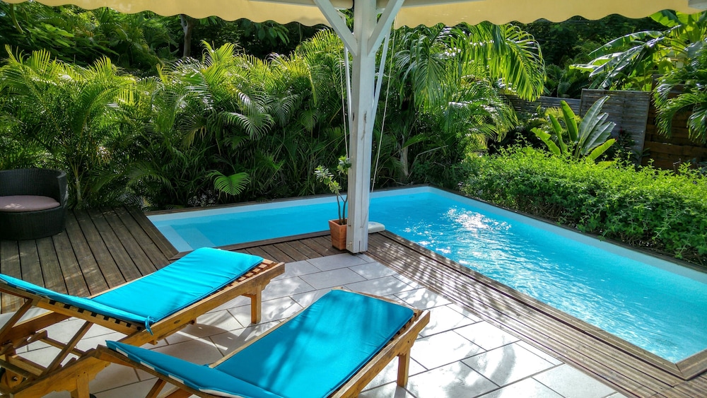 VILLA BLUE MANGO: 150 M FROM THE BEACH AND LAGOON - Saint-François | Vrbo