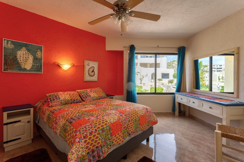 Terrasol Resort--Sleeps 10, 4 bed/3 bath Beachfront Walk to Marina ...