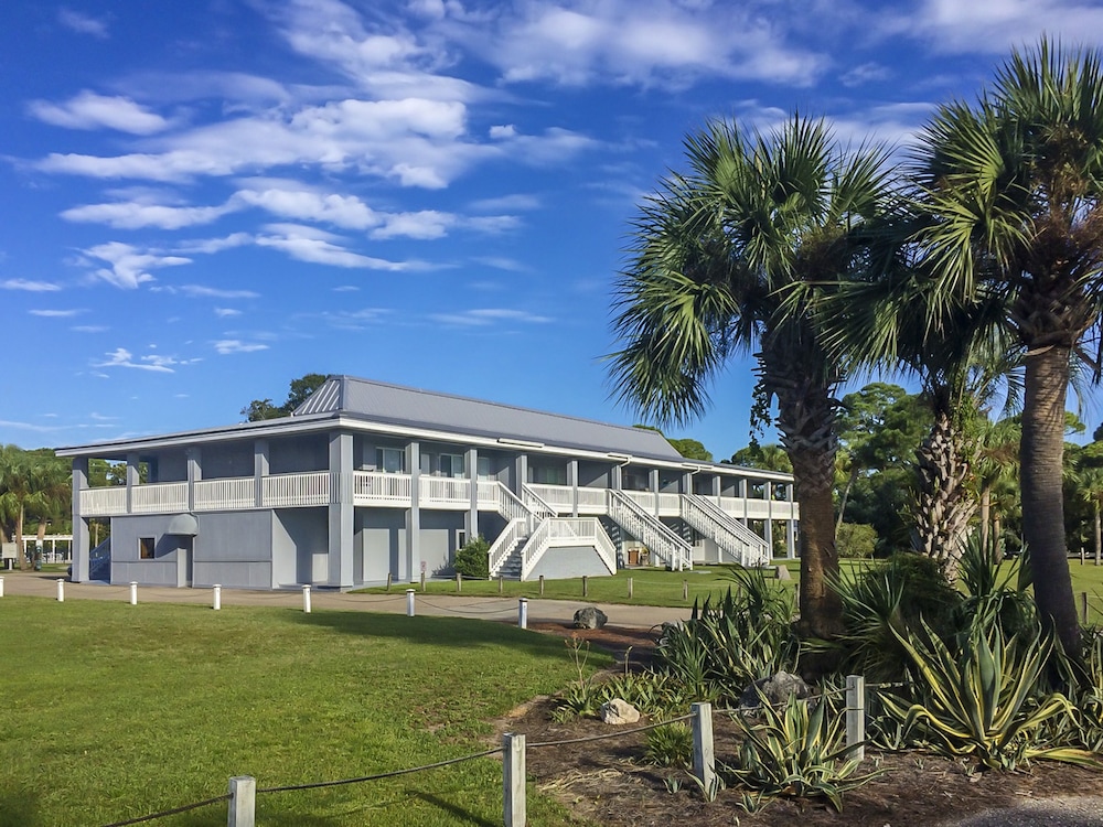 Going Coastal in Panacea, Wraparound Balcony, Bay & Marina View, Pool ...