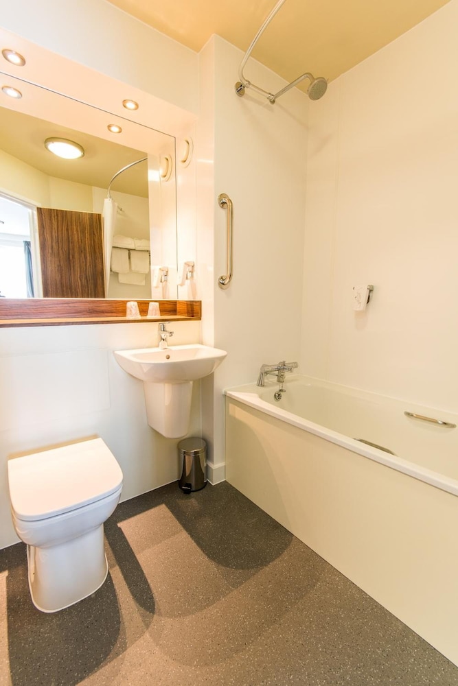 Chain Runner, Livingston by Marston's Inns in Edinburgh | Best Rates ...