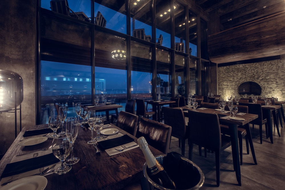 Pledge Scape in Negombo | Best Rates & Deals on Orbitz