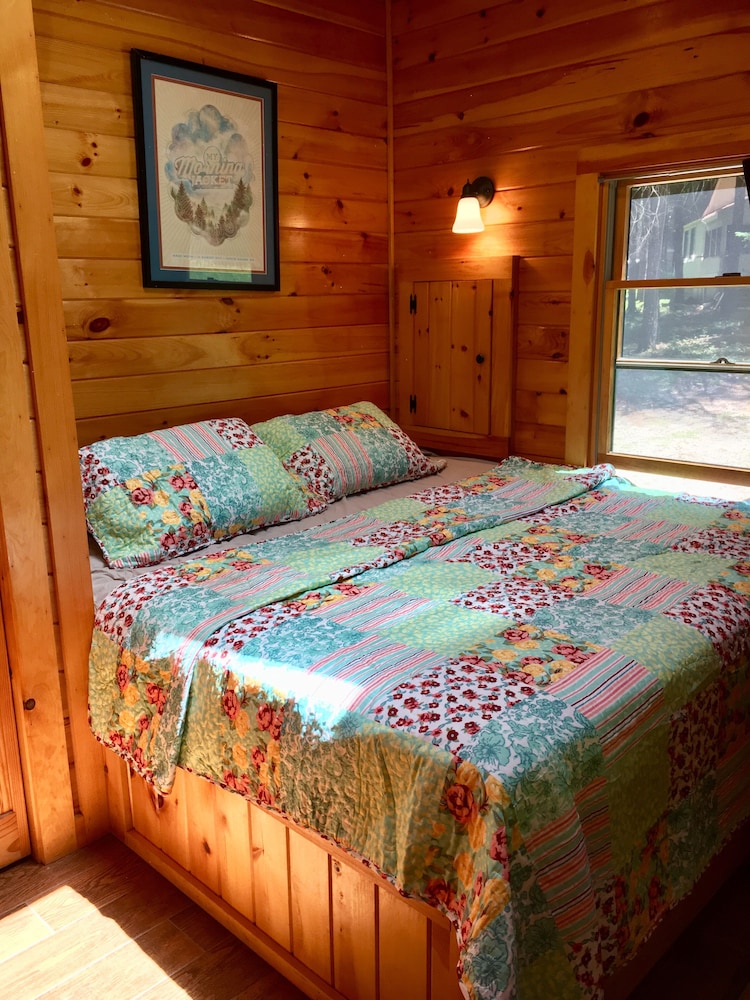 Cozy riverfront cabin on Ossipee River - Parsonsfield | Vrbo