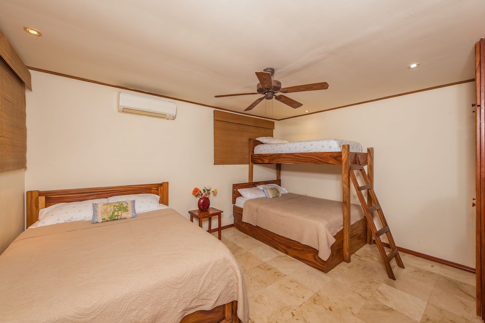 FAVORITE HOUSE on the BEACH since 2005, parking, wifi, housekeeper ...