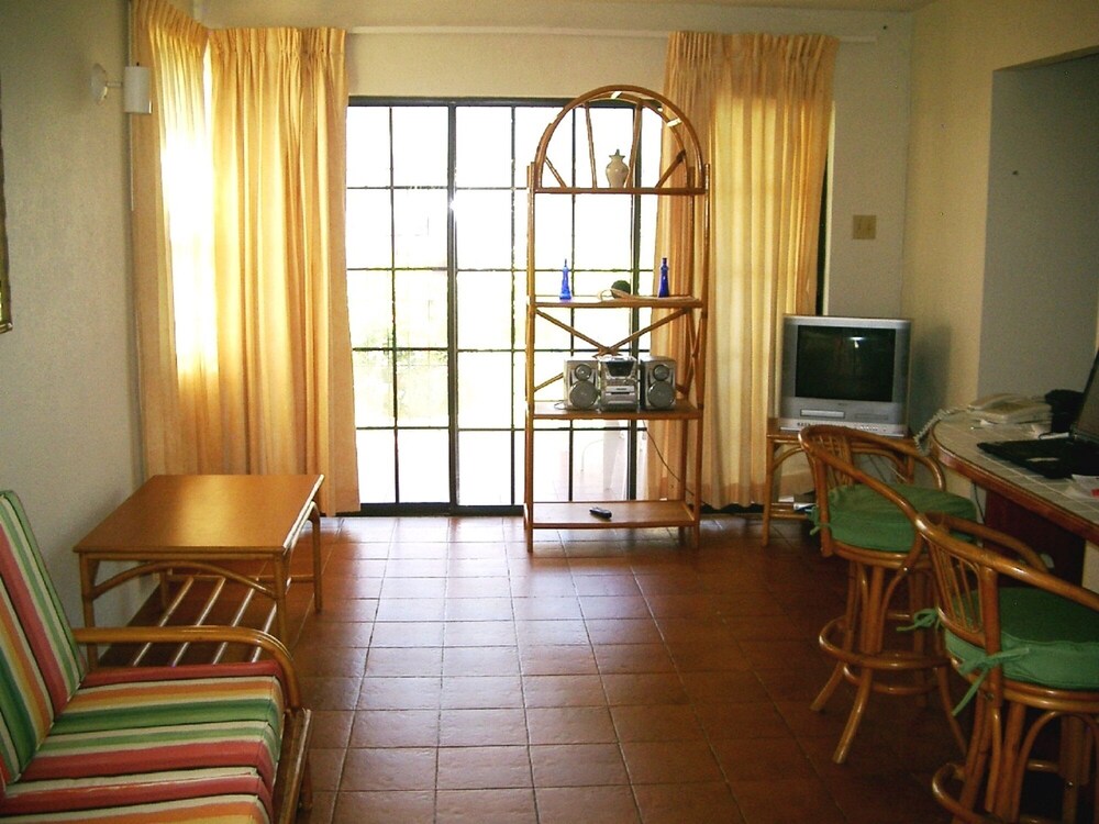 Allison Court Barbados: 1-BR Apartment - Freights Bay Surfing ...