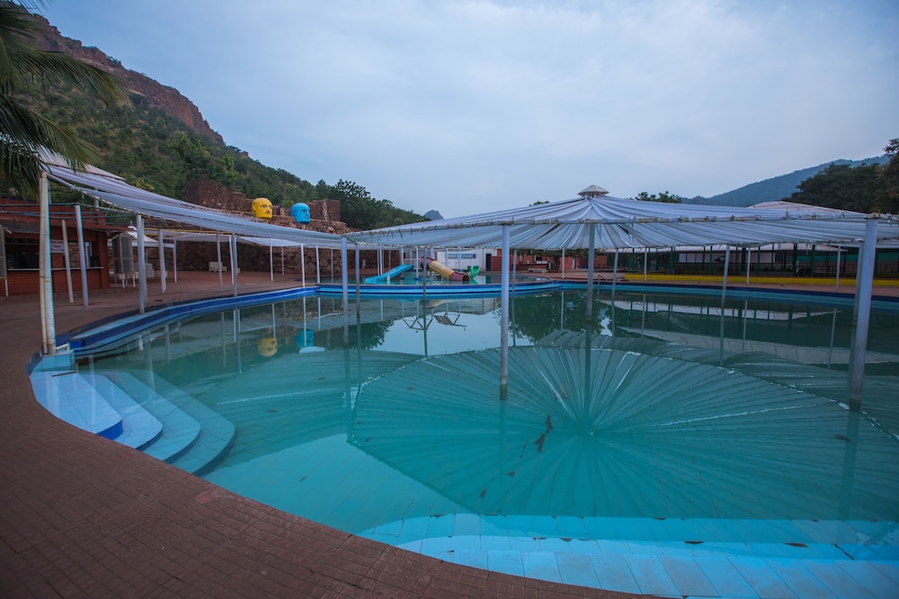 Wonder Mountain Valley Resort in Sandur | Best Rates & Deals on Orbitz