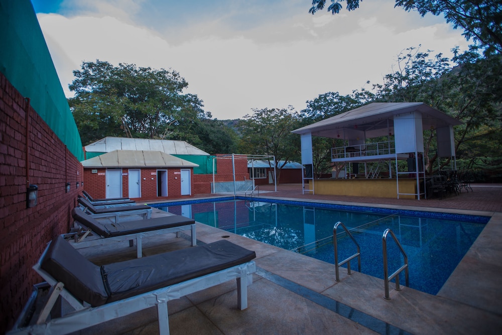 Wonder Mountain Valley Resort, Sandur: Room Prices & Reviews | Travelocity