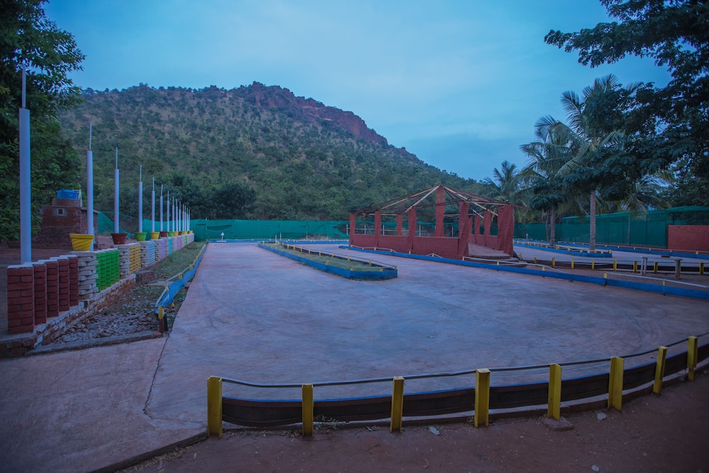 Wonder Mountain Valley Resort in Sandur | Best Rates & Deals on Orbitz