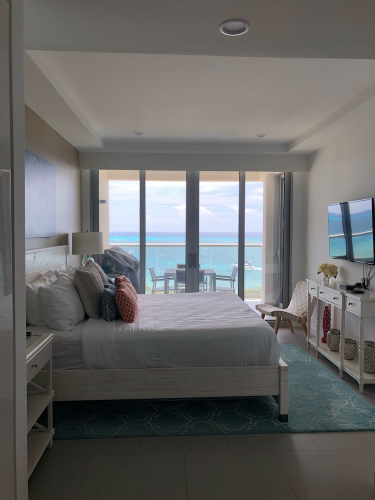 Aruba Luxury Beach Oceanfront residence at Azure minutes to Eagle and ...