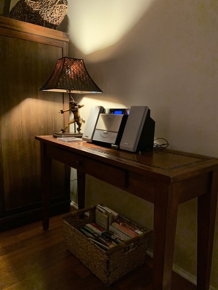 "The Happy Seal" Oceanfront House, watch seals sunbath from our deck ...