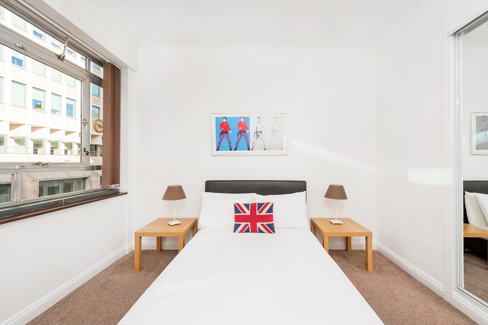Adjacent to Buckingham Palace & Westminster Abbey - London | Vrbo