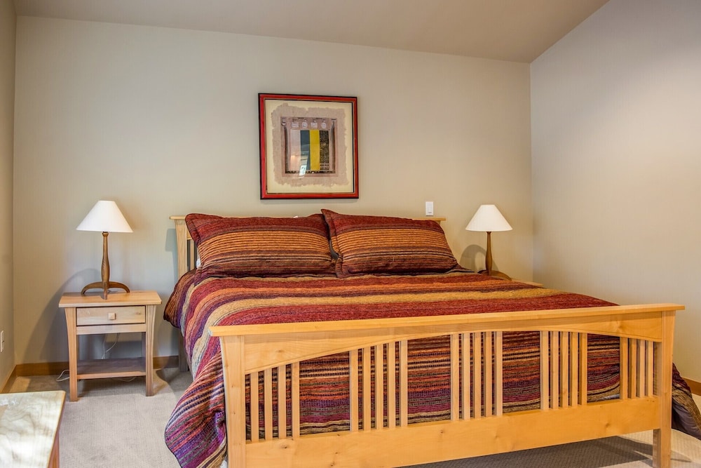 4 Bed 4 Bath 3 masters, 10 Shark Passes Included With Rental - Sunriver ...