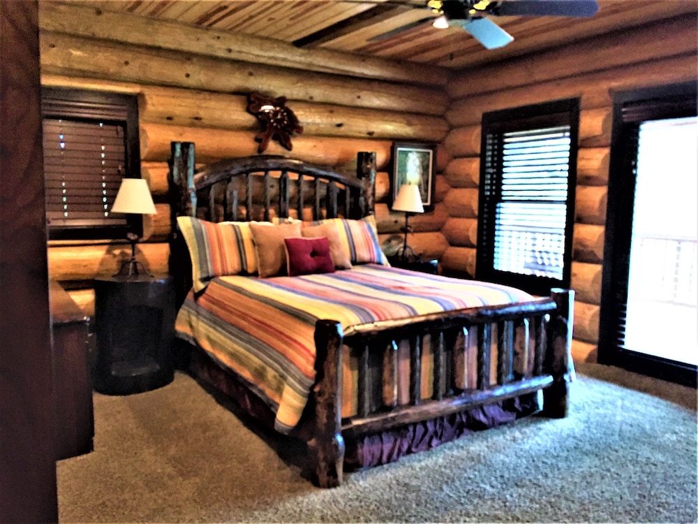Luxurious Cabin within exclusive Hidden Meadow Ranch - Greer | Vrbo