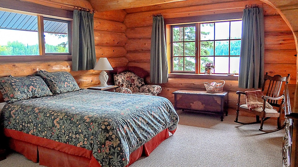 Log Home Retreat on Beautiful Sulphurous Lakefront - Deka Lake | Vrbo