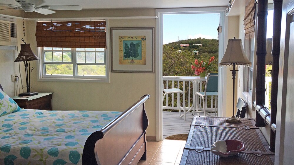 Cute Cozy Cottage with private entrance and ocean views in prime ...