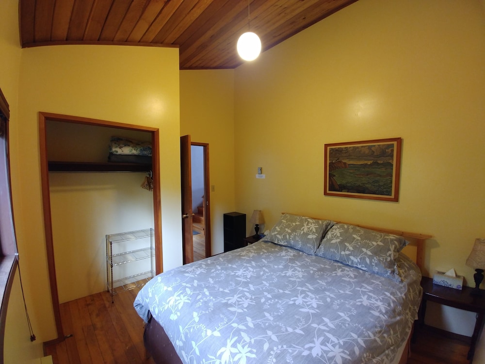 Chesterman Beachfront House, spectacular views on the beach - Tofino | Vrbo