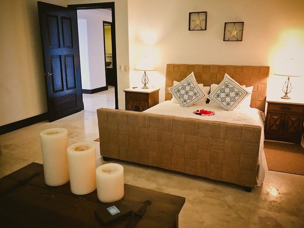 Beachfront, Ground Level, Premier Club, Daily Maid + Breakfast Cook ...