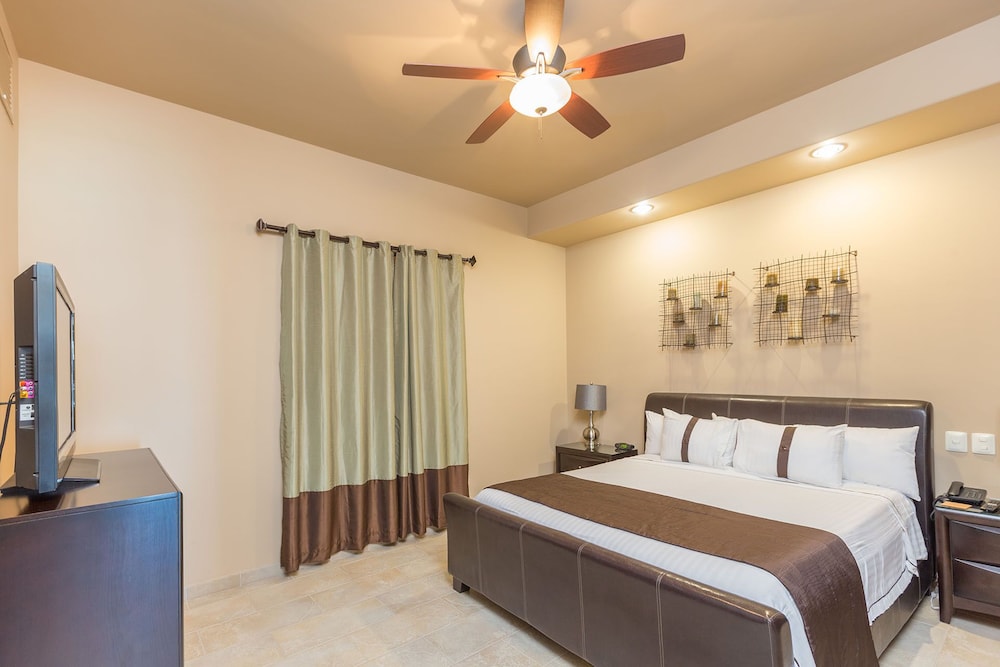 LAS PALOMAS PHASE II OCEAN FRONT LUXURY CONDO! CORDOBA 705 - LOWEST ...