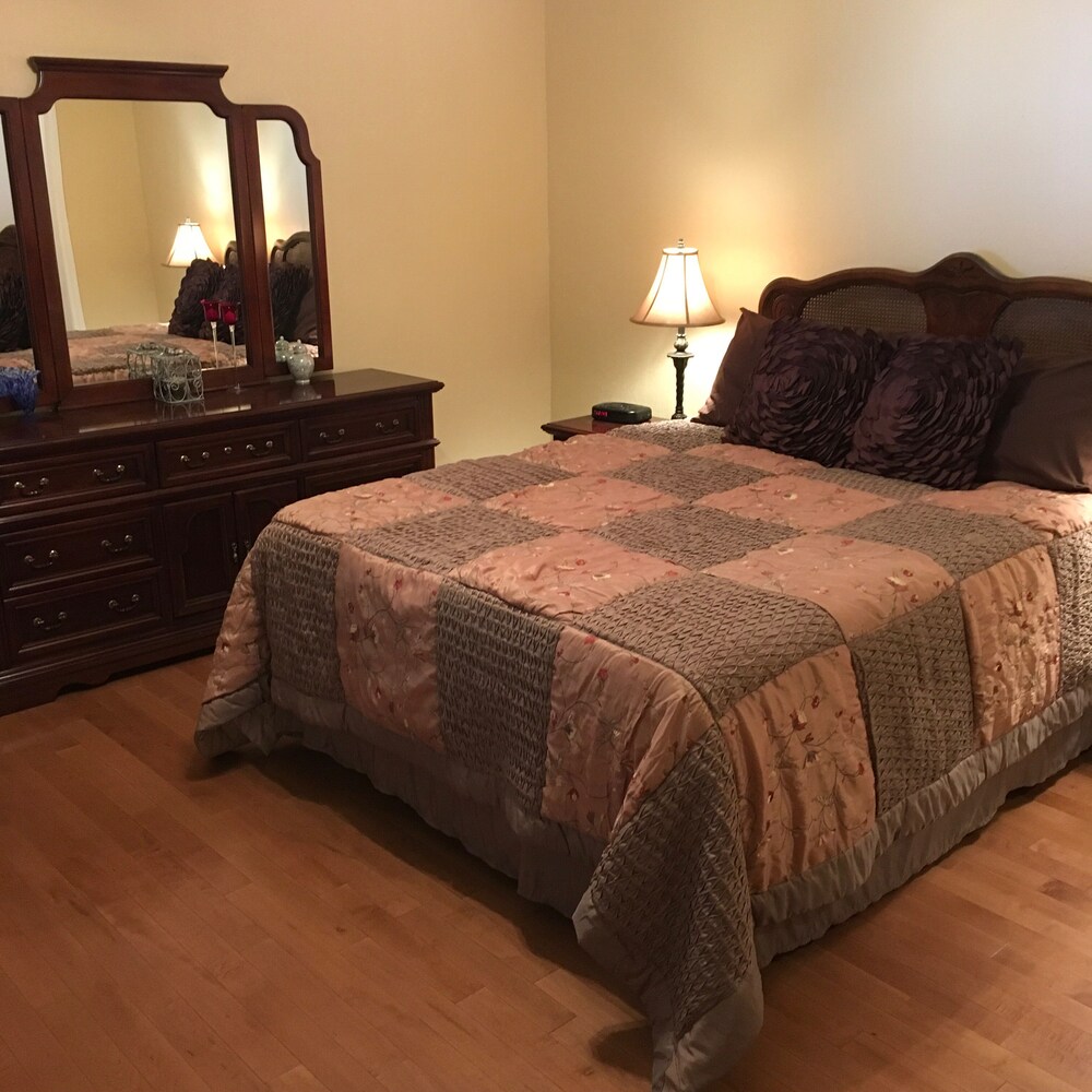 Squires House - Amazing views! Minutes to beaches, trails & wineries ...