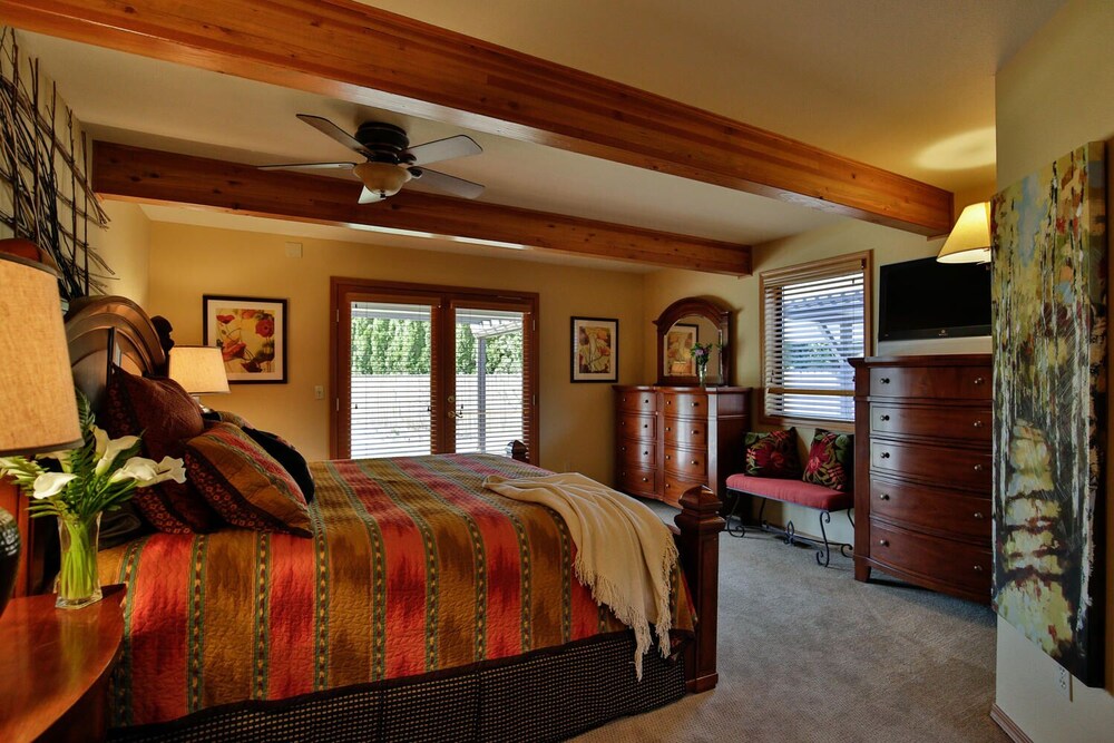 Joyful Place ~ Saltwater Pool ~ Hot Tub ~ Game Room - Chelan County | Vrbo