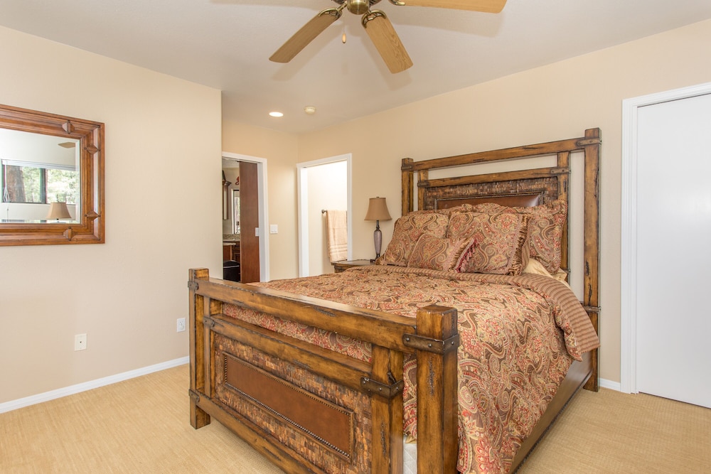 Spirit hollow cottage. This beautiful super quiet Cottage sits on 2.5 ...