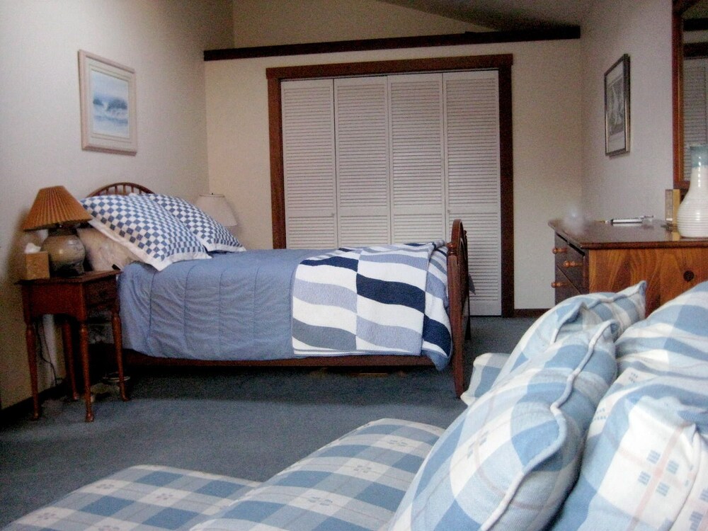 Magical Cottage Right on Bolina's Lagoon - Bolinas | Vrbo