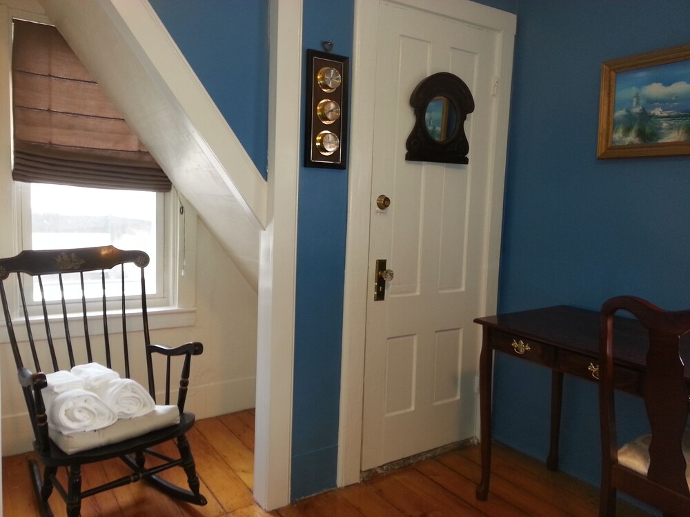 Maria's JP Rental - Boston Duplex in Popular Jamaica Plain "JP" area ...