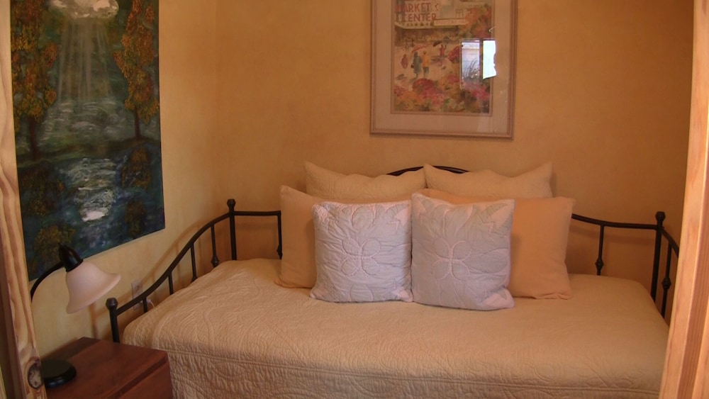 Sunset Beach Cottage - So.Whidbey Island. Langley, Kayak; Beachwalk ...