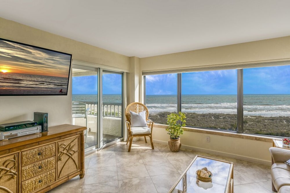 Oceanfront Condo - Ocean Views from All rooms, Pools, Tennis, Bike ...
