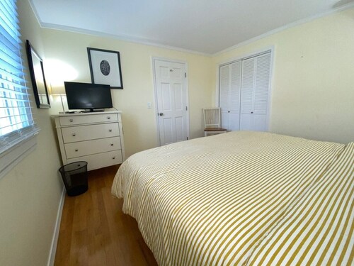 Water Views & Quiet In Town Location For 3/2 #B - Dog Beach, Provincetown