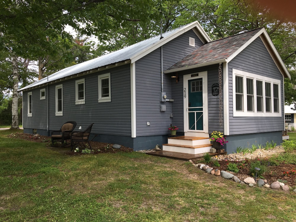 “Dutch Harbor”-Mack City, November reduced nightly rate and 2 night ...