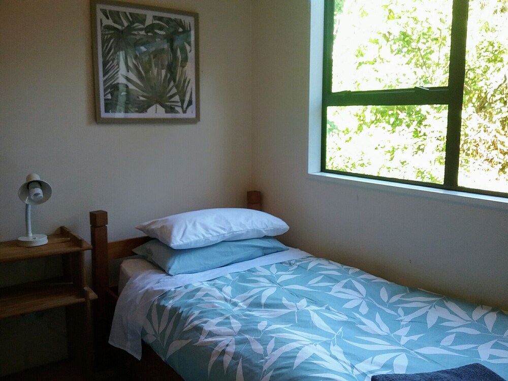 Endeavour Inlet Paradise- Expansive sea views in sunny, private setting ...