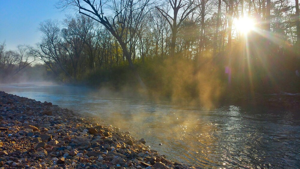 Secluded River Cabin Retreat with Outdoor Bathhouse and Kayaks in Caddo ...