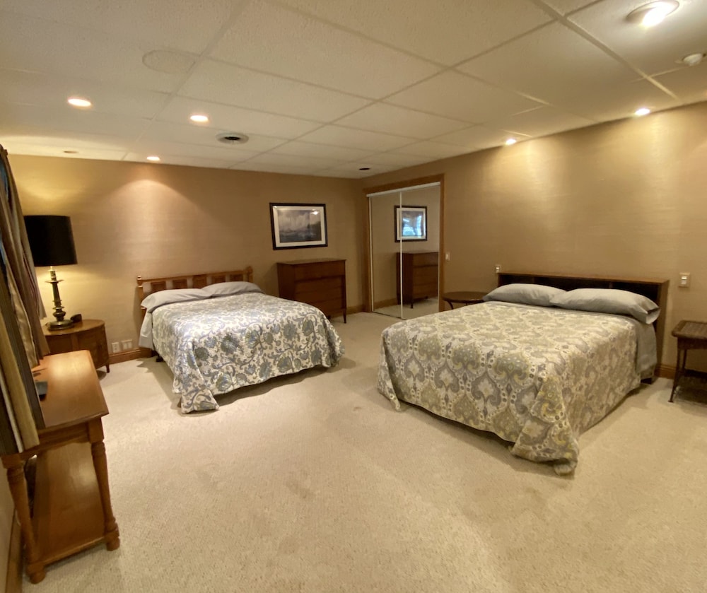 Beautiful Lake Delavan/Lake Geneva Vacation Home - Walworth County | Vrbo